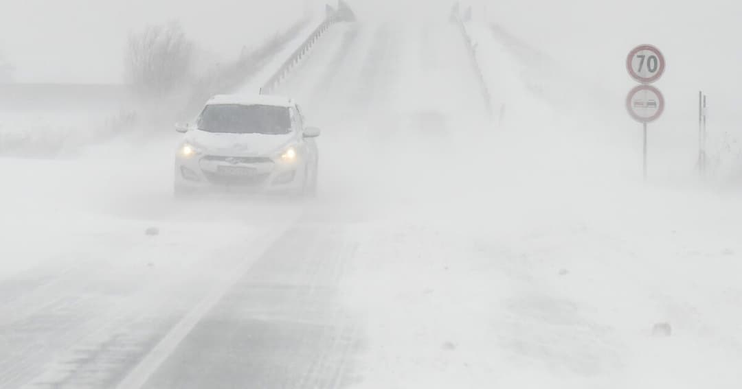 Kalamita na východe Slovenska: Vodiči musia byť opatrní - TA1